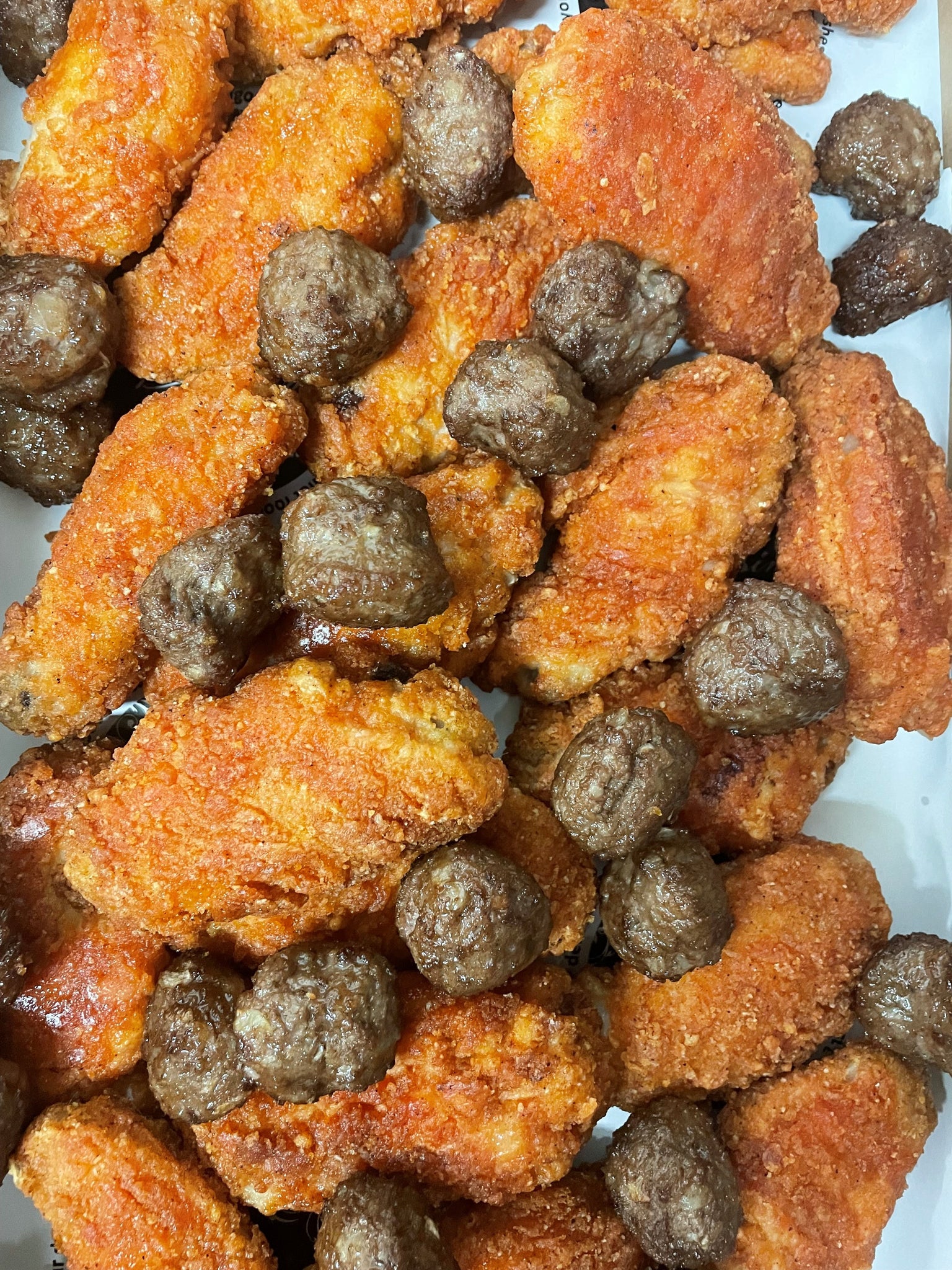 WARM CRUMBED CHICKEN WINGETTES, DRUMETTES & MEATBALLS – DELISSIMO