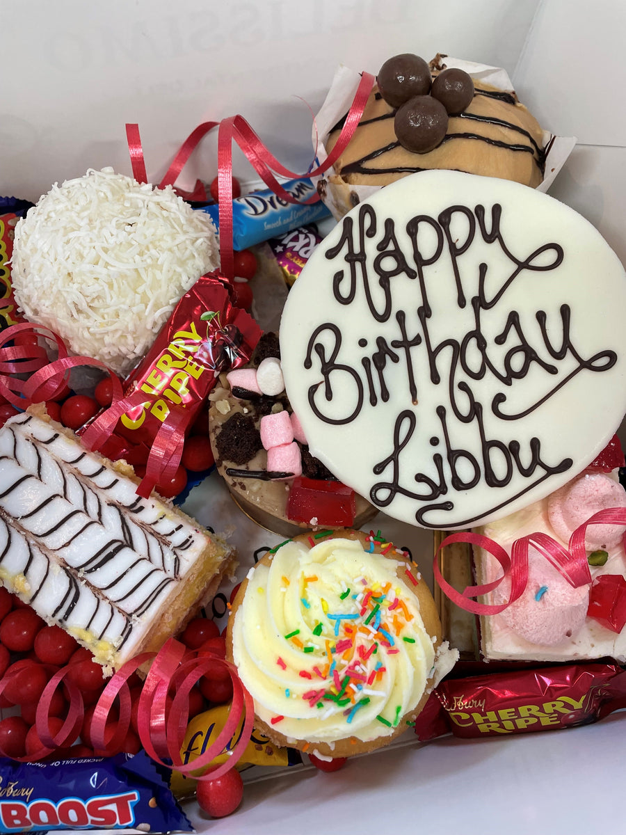 CELEBRATION CAKE BOX – DELISSIMO
