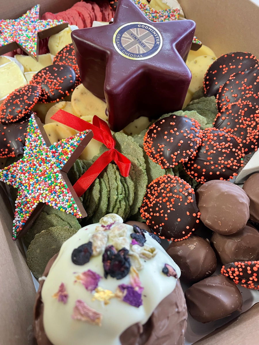 SECRET SANTA CHEESE & CHOCOLATE HAMPER – DELISSIMO